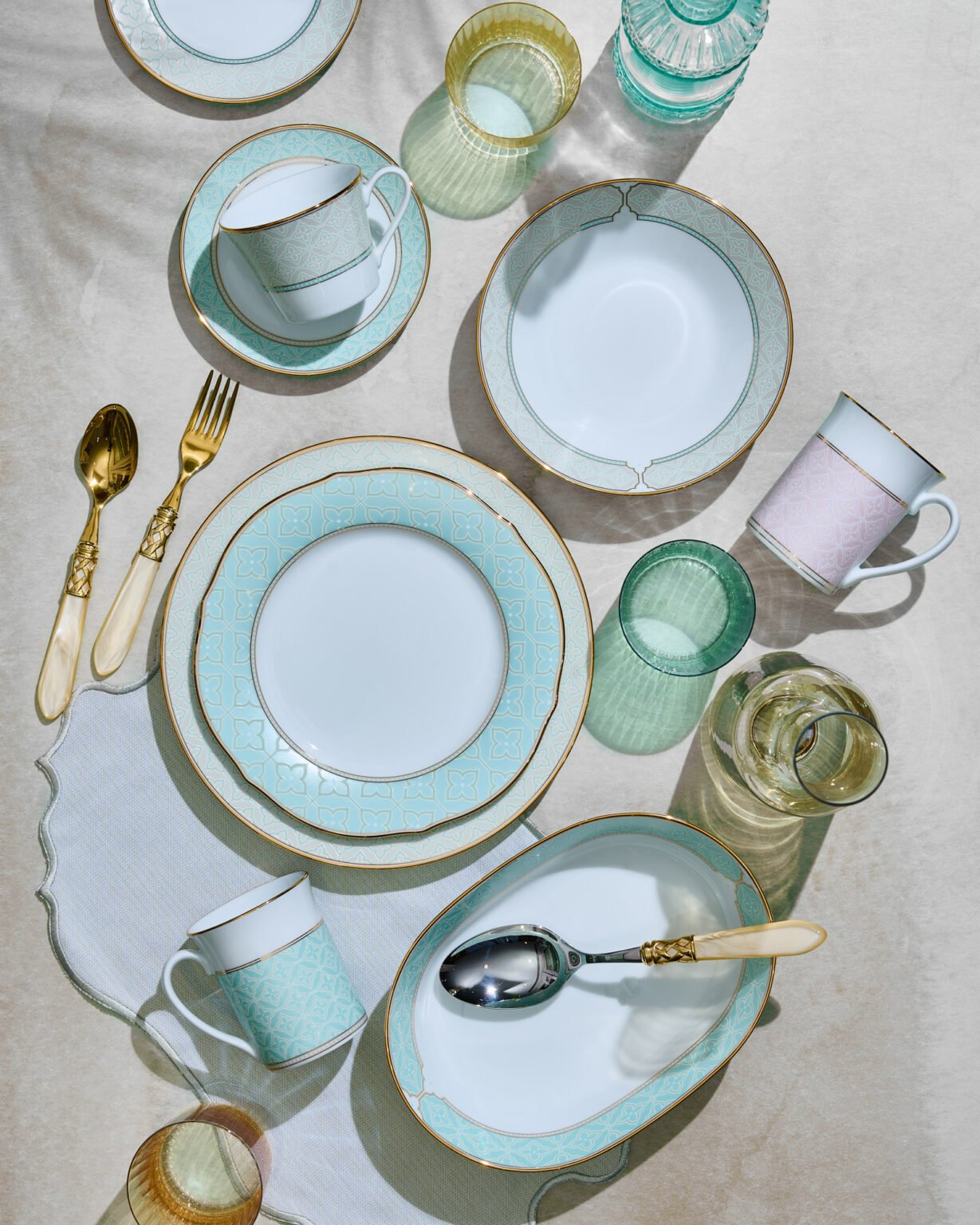 Noritake Round Vegetable- Mayfair Mint - Artelia